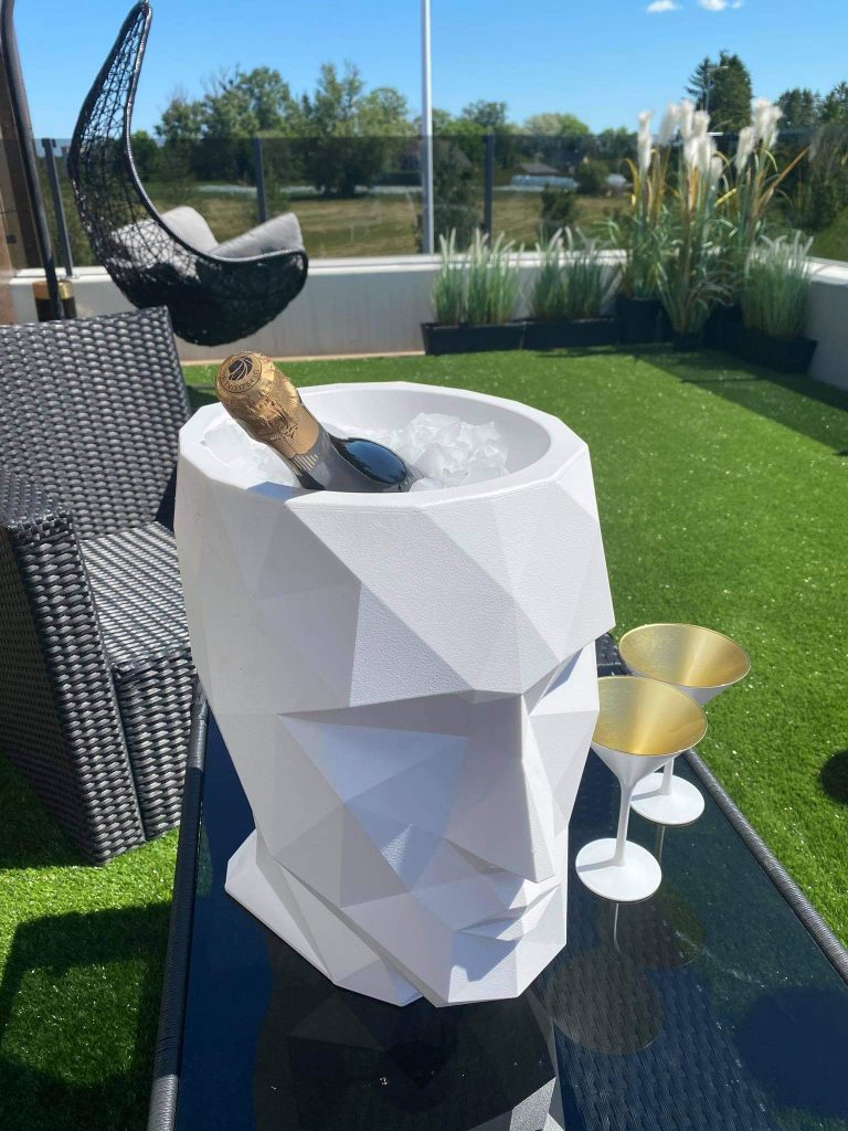 Jäänõu "Ilus poiss" H42cm, valge - Different peomööbli rent