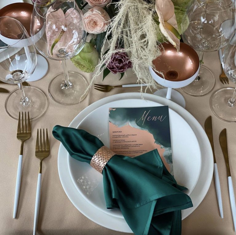 Pokaal shampanja must / roosa kuld - Different peomööbli rent